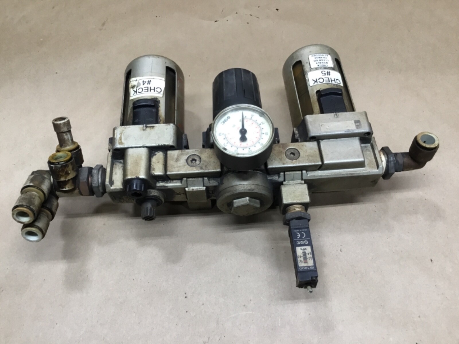 SMC Pneumatic Assembly AR4000-04G Regulator With Filters & Gauge ...