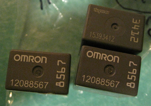 lot 3 Relays 2x OEM OMRON 8567 GM 12088567 1x TYCO RELAY 15393412 (3412 ...