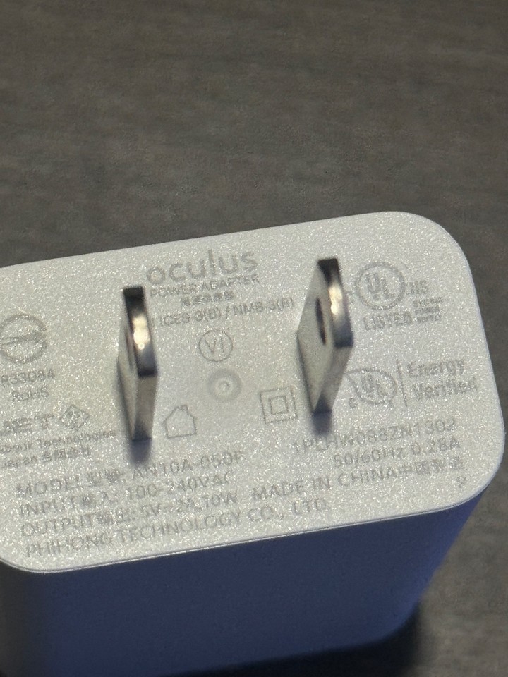 Meta Oculus Quest 2 128GB Headset With Controllers, Power Brick and ...