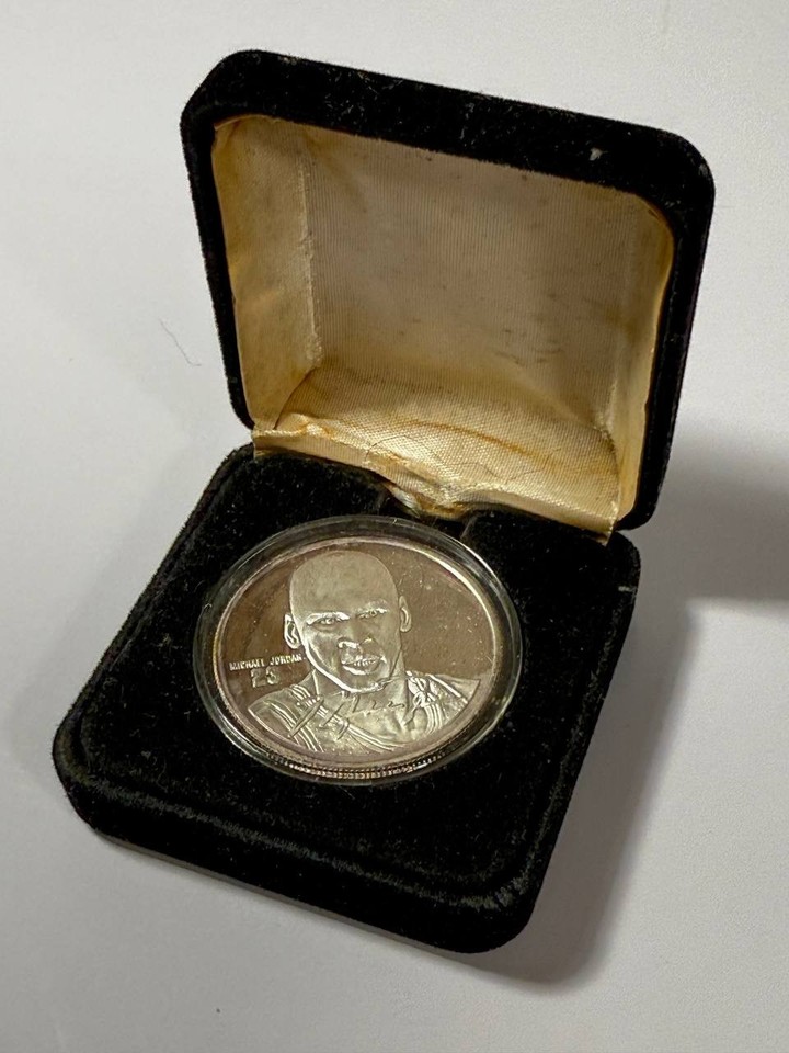 Michael Jordan #23 NBA Basketball #2402 1oz 999 FINE Silver art round ...