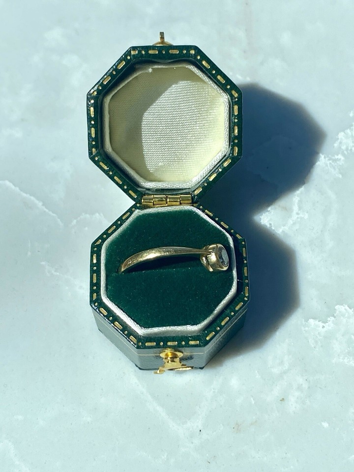 Elegant Vintage 18ct Gold And Rub Over Bezel Set 0.25 Carat Diamond ...