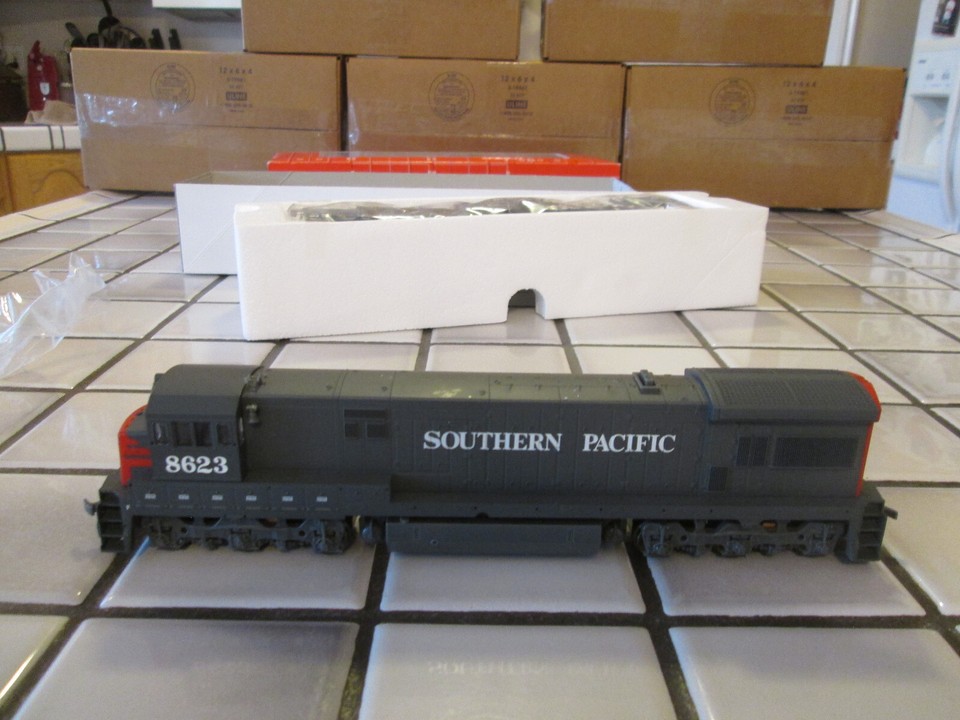 atlas SOUTHERN PACIFIC U33C powered engine HO scale //// | eBay