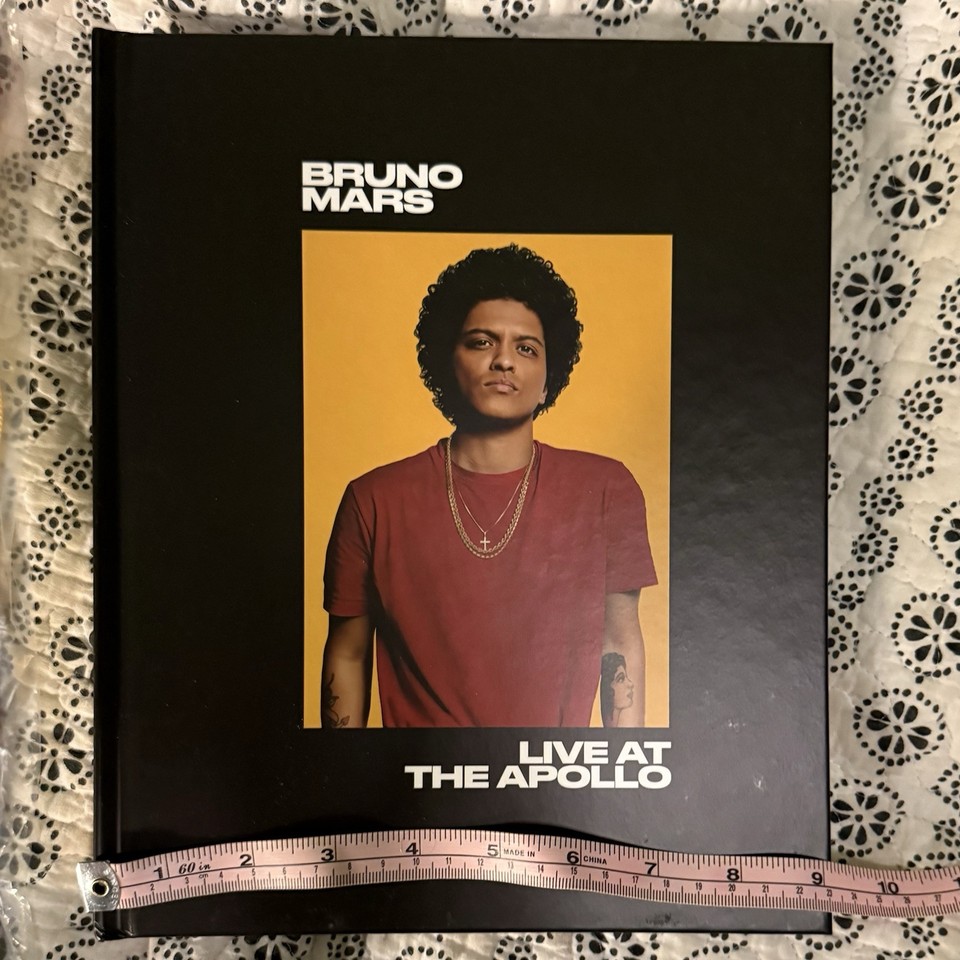 Bruno Mars Live at the Apollo Picture Book 24k Magic w/Bag & VIP Pass ...