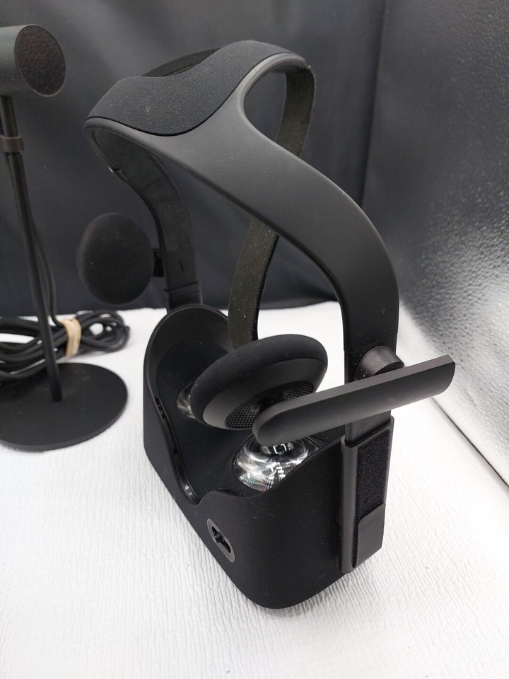 Meta Oculus Rift CV1 VR Virtual Reality Headset, Sensors, Controller NO ...