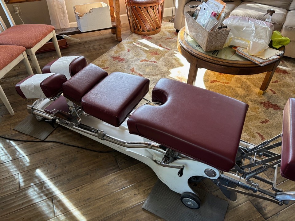 Zenith Hylo Chiropractic Table Used | eBay