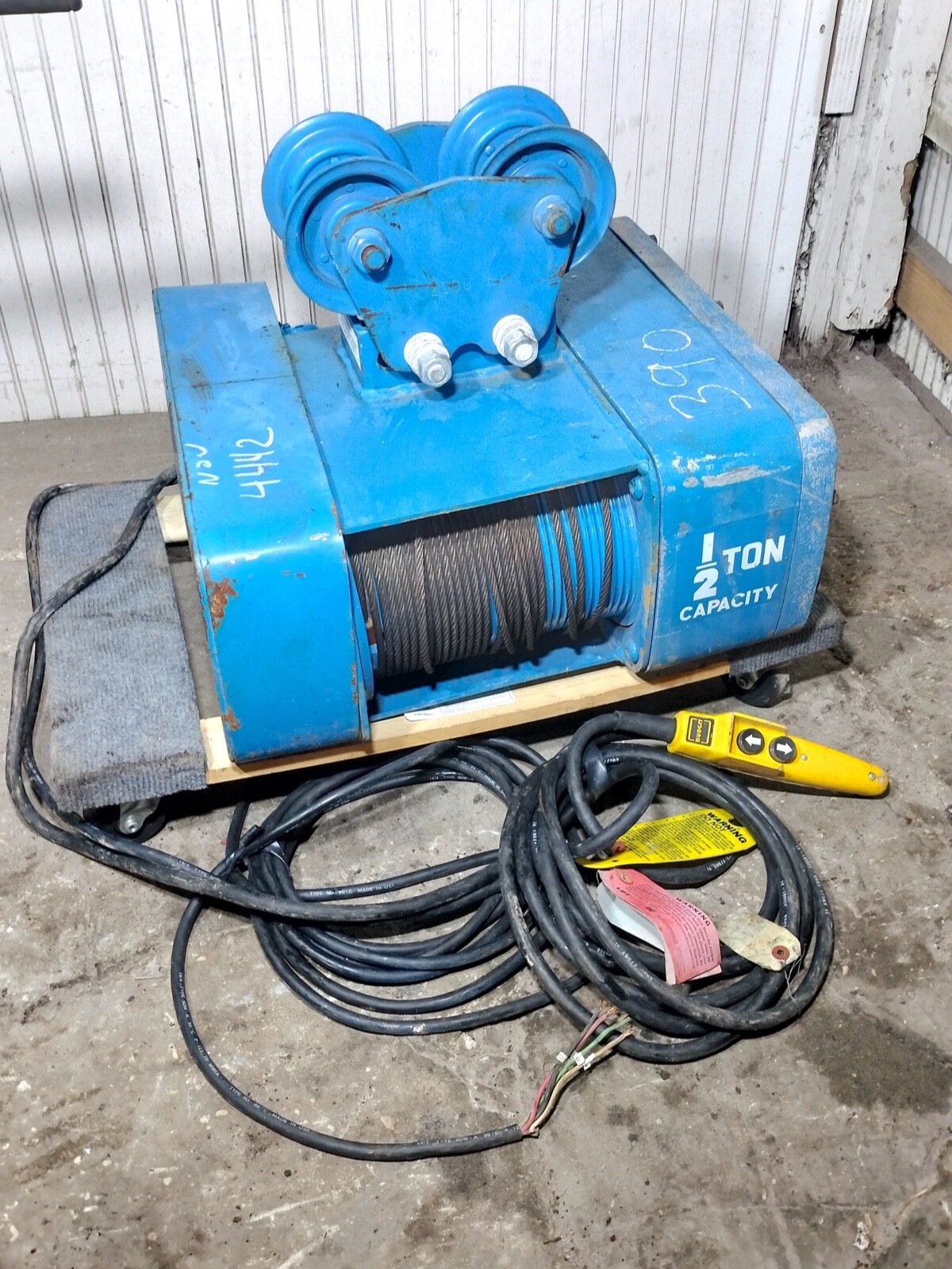 Electric Shaw-Box Winch Ceiling Hoist Wire Rope 1000lb 24 FPM - Model ...