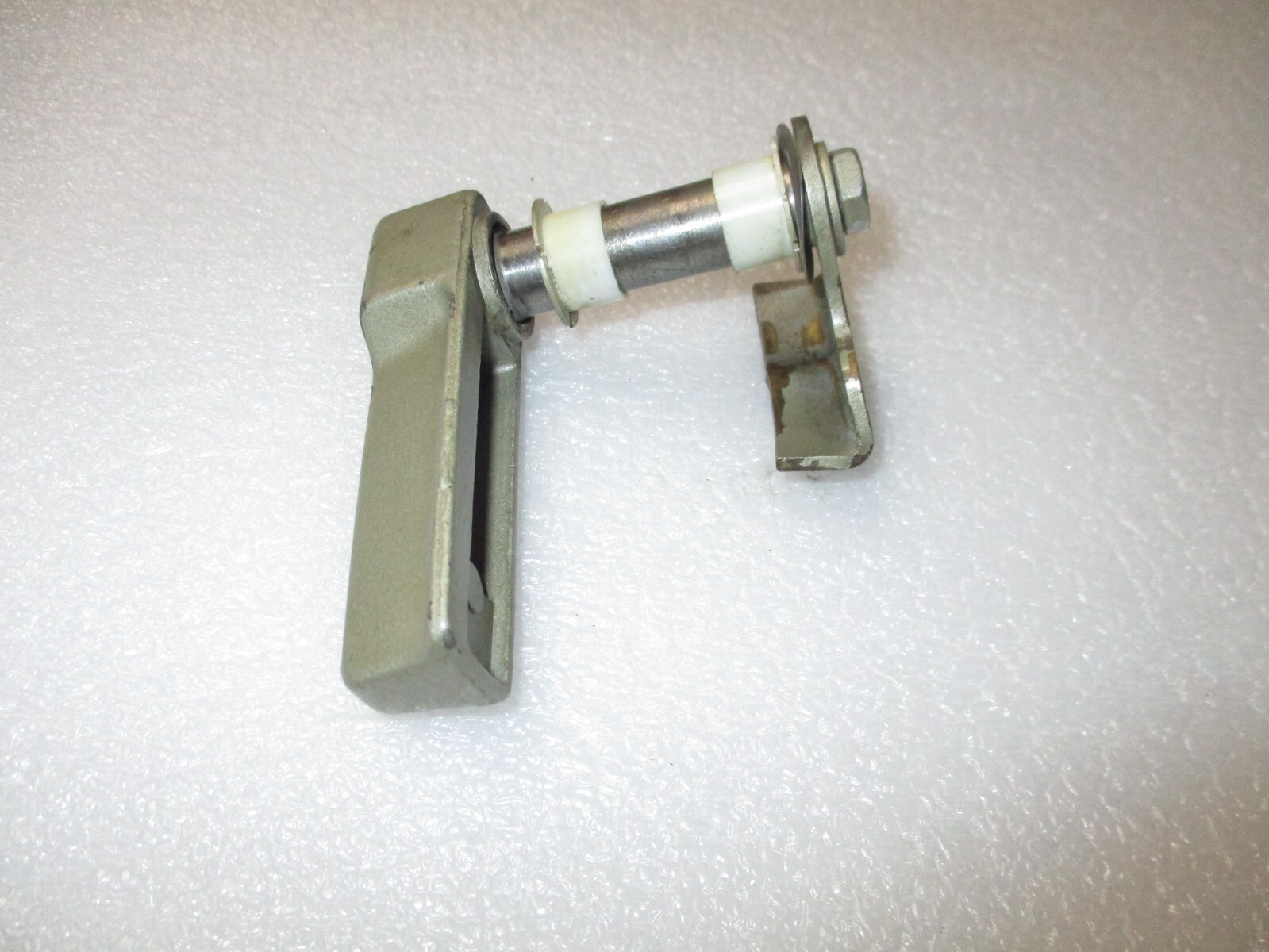 EVINRUDE Johnson OUTBOARD Cowling Cover Latch 385669 for sale online | eBay