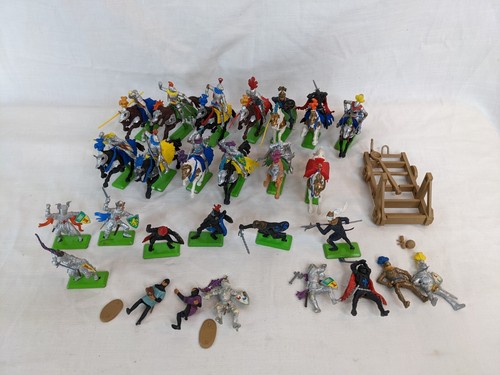 40+ 1971 Britains Deetail Knights Figure Lot - Includes all Shown ...