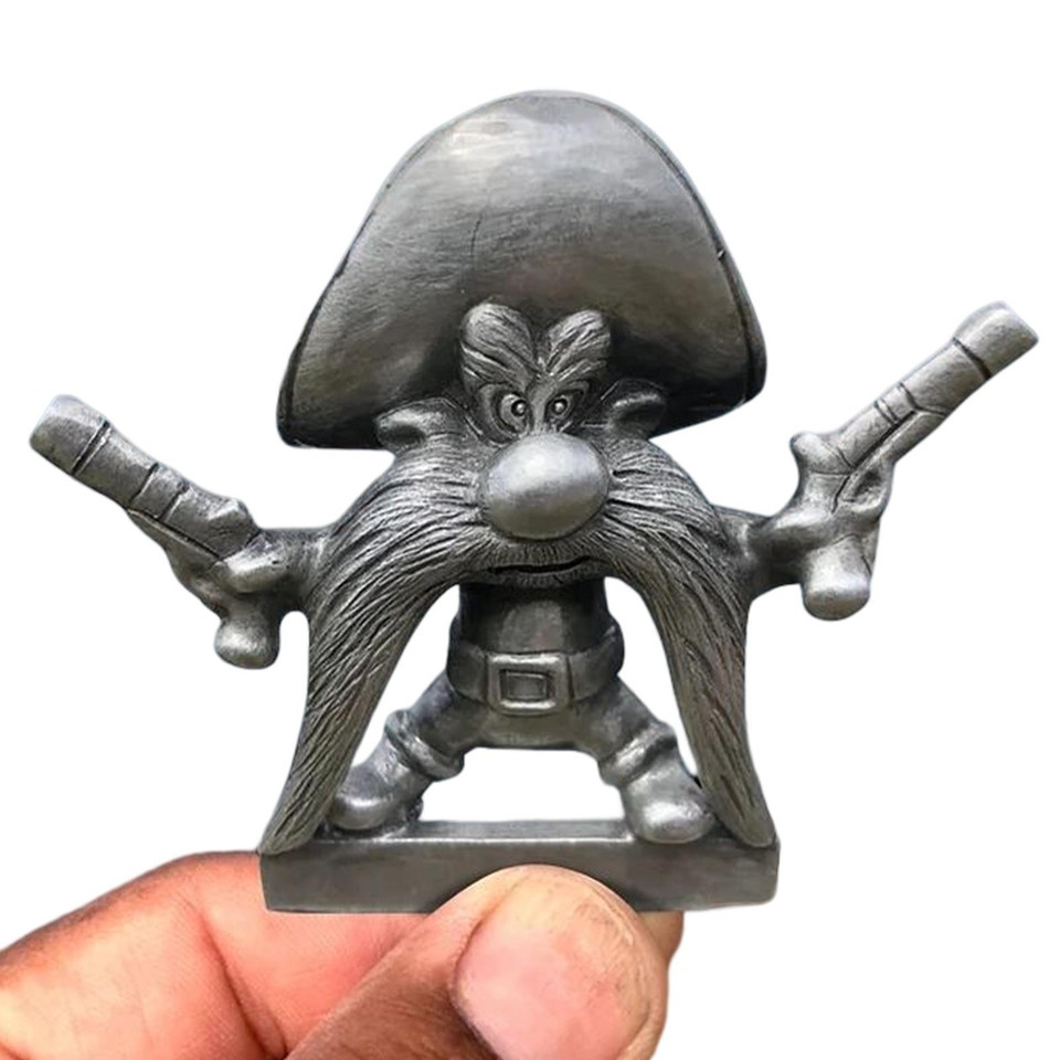 Hood Ornament Cartoon Coyote Gunner Car Resin Imitation Metal Hood ...