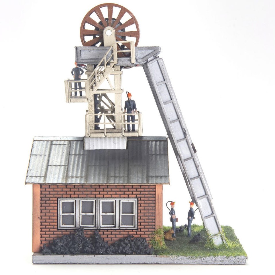 HO Scale Sooty's Mine Shaft 12 Animated Lighted Coal Conveyor Diorama ...