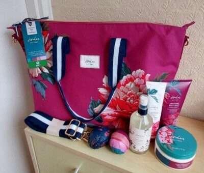 Joules Weekend Bag With Toiletries Gift Set Brand New | eBay UK