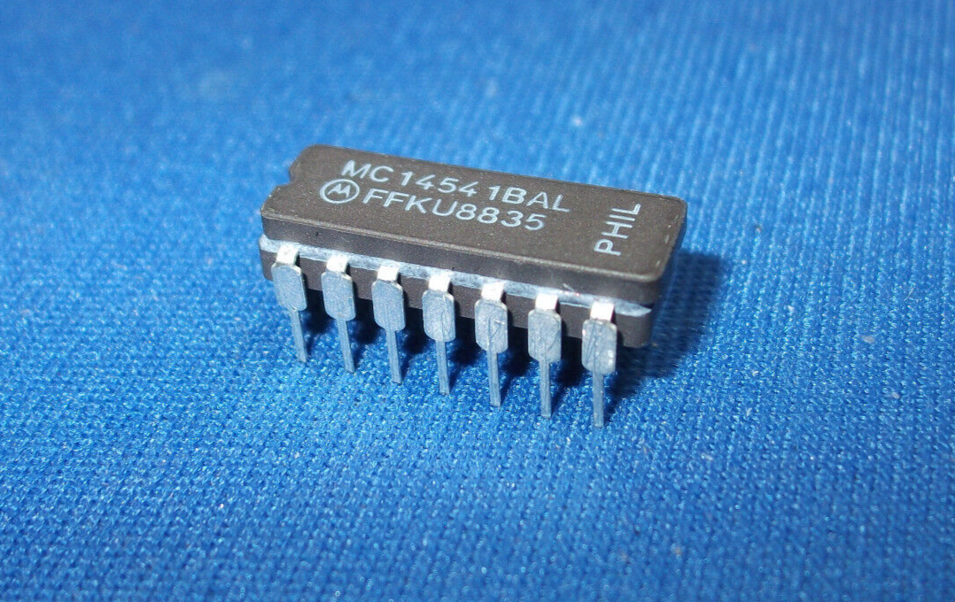 MC14541BAL MOTOROLA MC14541 CMOS VINTAGE 14-Pin CERDIP Rare LAST ONES QTY-1 | eBay