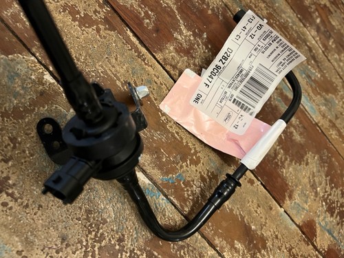 Ford Genuine OEM Fuel Feed Tube D2BZ9C047F Fiesta 1.6l Non Turbo 2014 ...