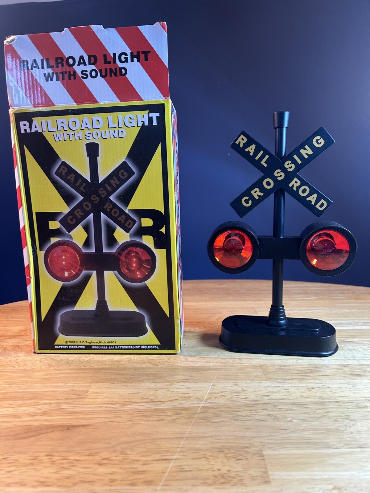 Railroad Train Track Crossing Sign w Flashing Red Lights and Sounds ...