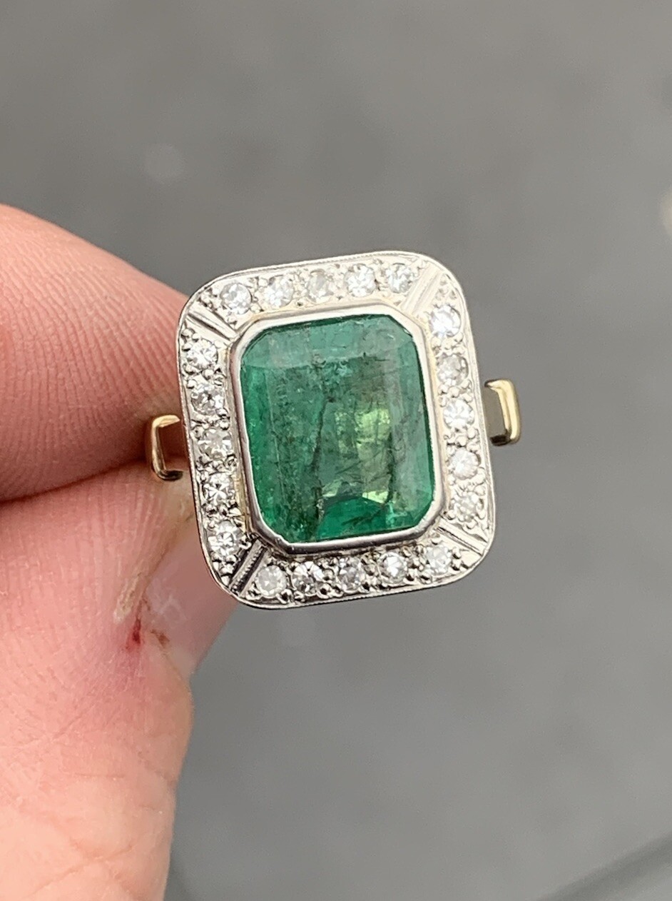 18ct Gold 5ct Natural Emerald & Diamond Exceptional V… - Gem