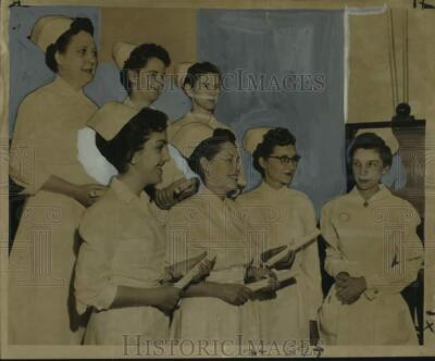 1960 Press Photo Graduates of practical nurses training course at ...