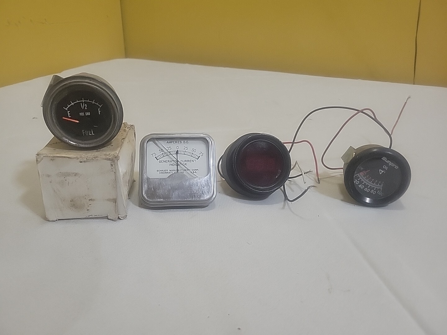 Vintage 1960s 1970s 1980s speedometer pressure gauge lot x4 Mack Truck ...
