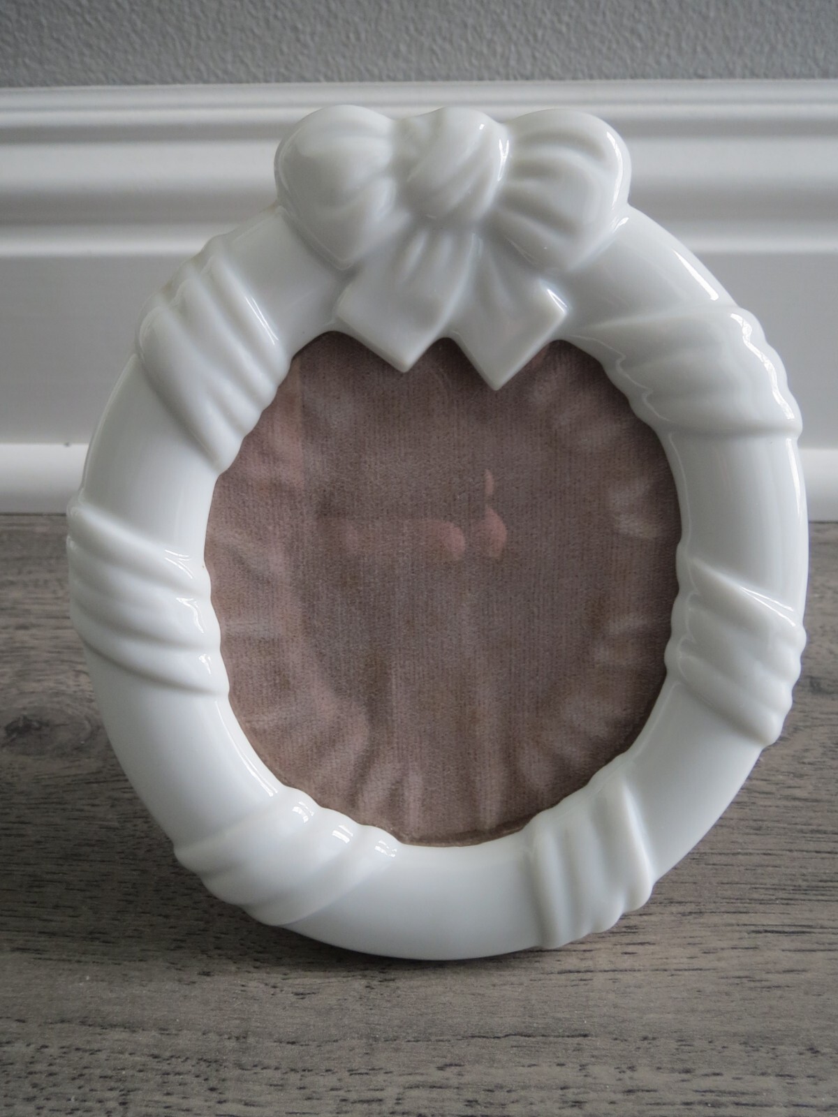 Vintage Porcelain Oval Bow Picture Frame 2.75" L X 3.0"H | eBay