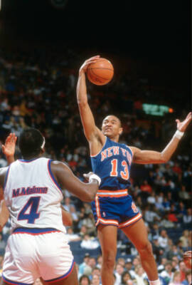 Mark Jackson New York Knicks goes in for a layup v Washing Basketball ...