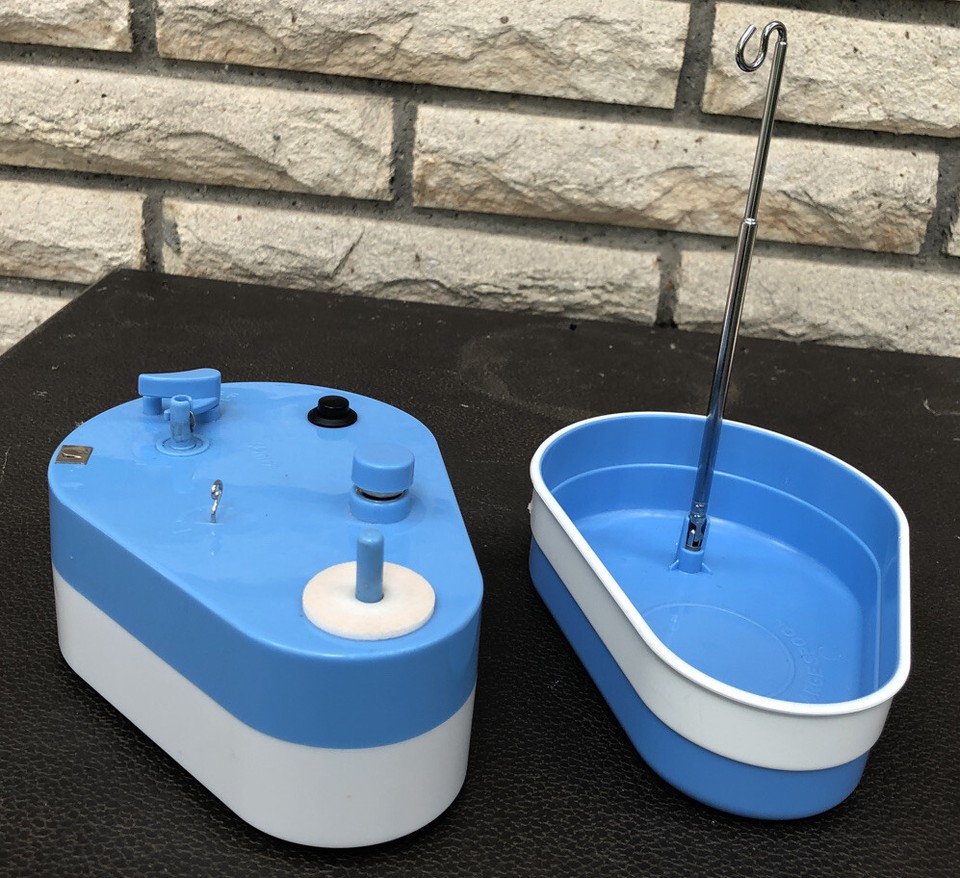 Better Bobbin Thread Winder by Devidoir Dritz AC or Battery Operated w ...