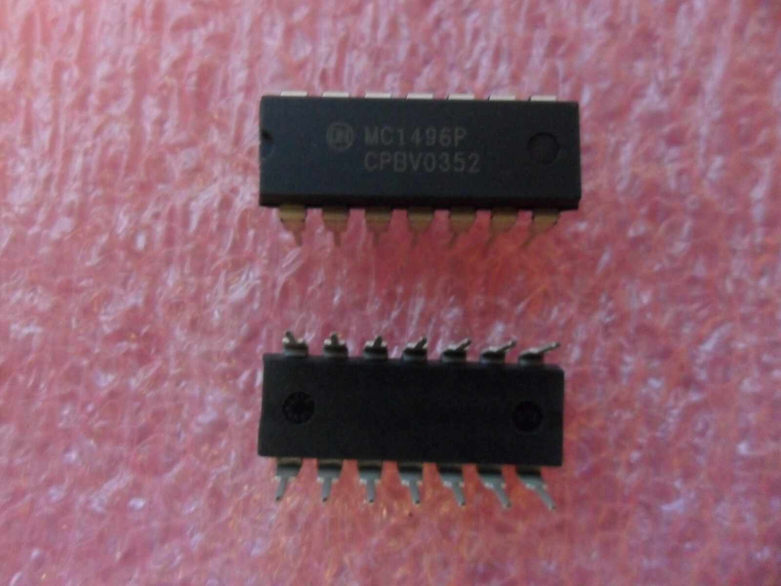 MC1496P IC, BALANCED MODULATOR / DEMODLTR 14-PIN DIP (LOT OF 1) | eBay