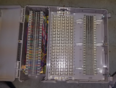 LUCENT TELEPHONE LIGHTNING PROTECTOR - BUILDING TERMINAL - COMSCOPE 107 ...