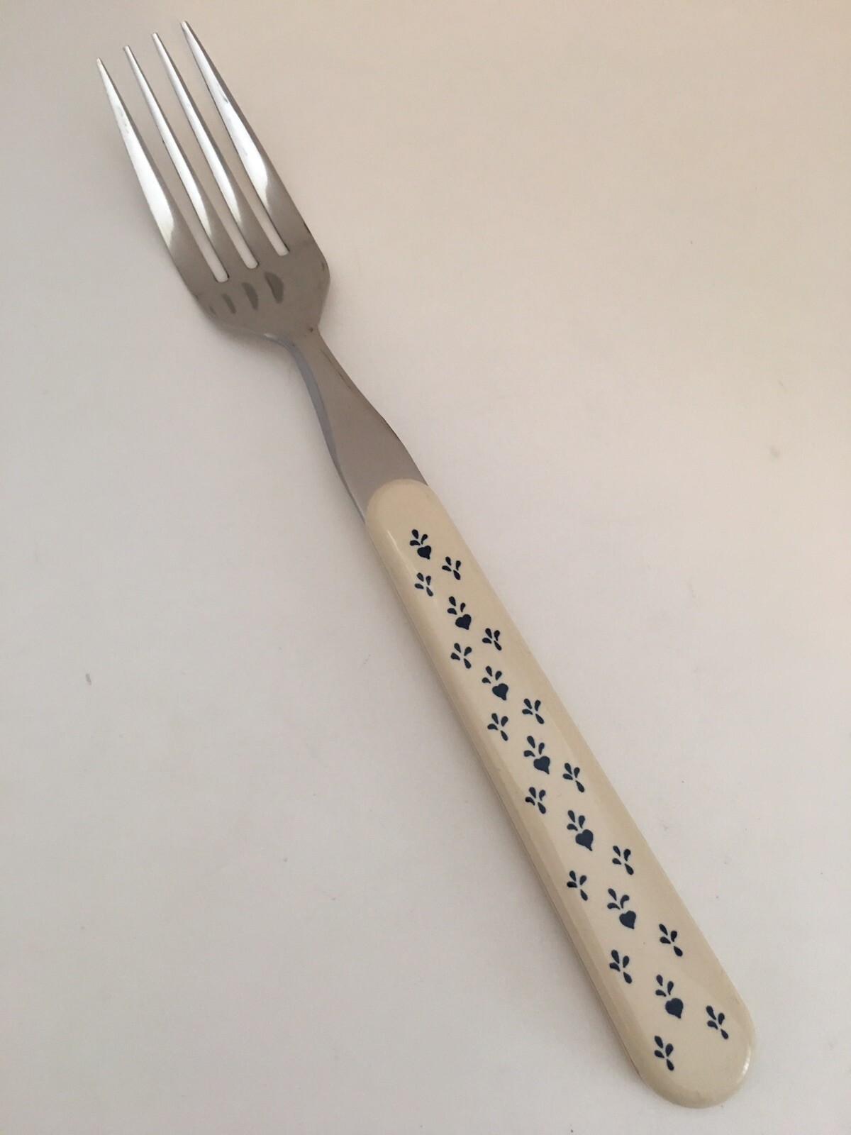 Unbranded Stainless Plastic Ivory Navy Blue Hearts DINNER FORK 8” EUC ...