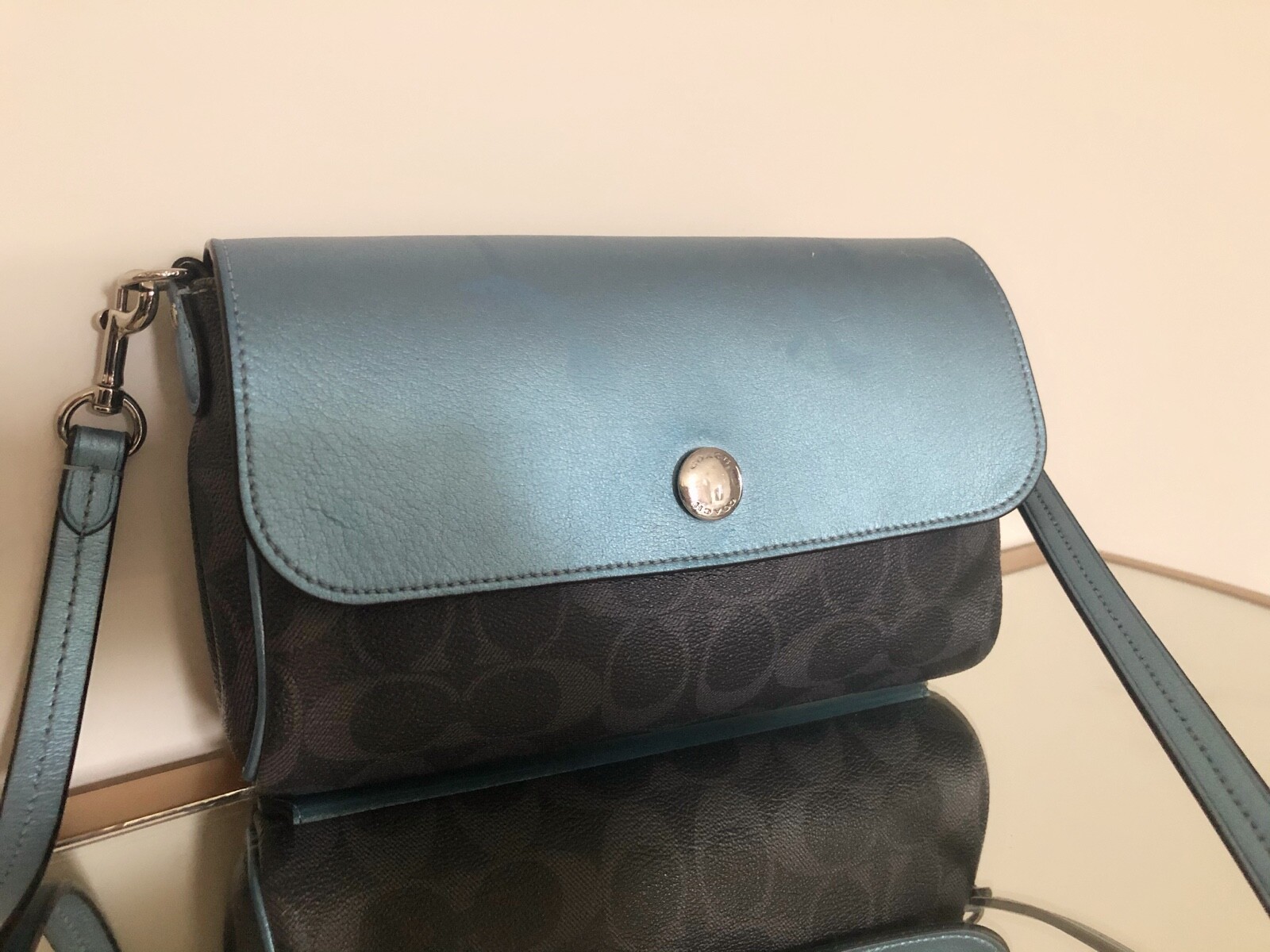 Coach 100% Authentic ,you can change two colours to u… - Gem