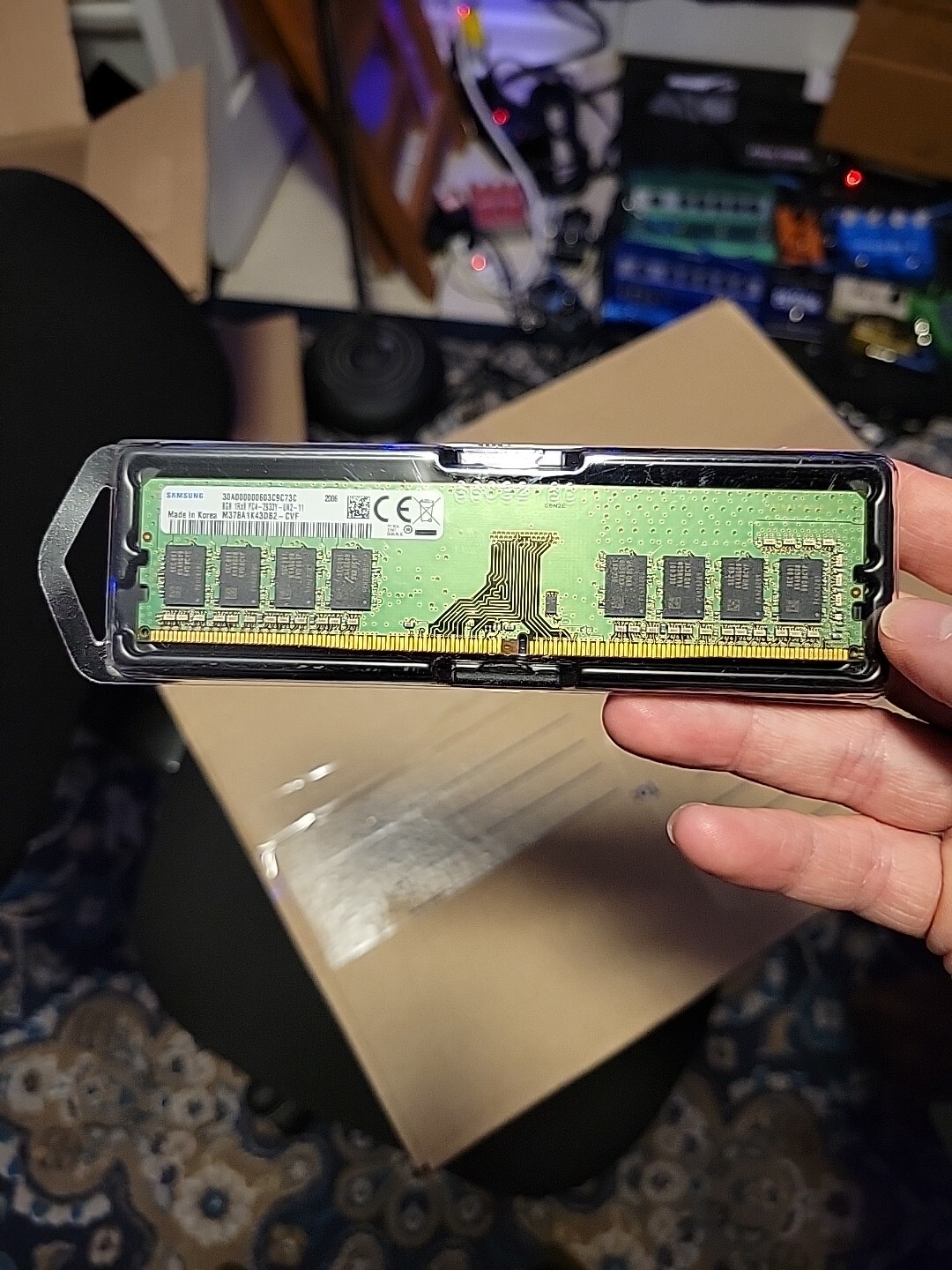 Samsung 8GB (1x8GB) 2666MHz 288-pin UDIMM DDR4 RAM Memory (M378A1K43DB2 ...