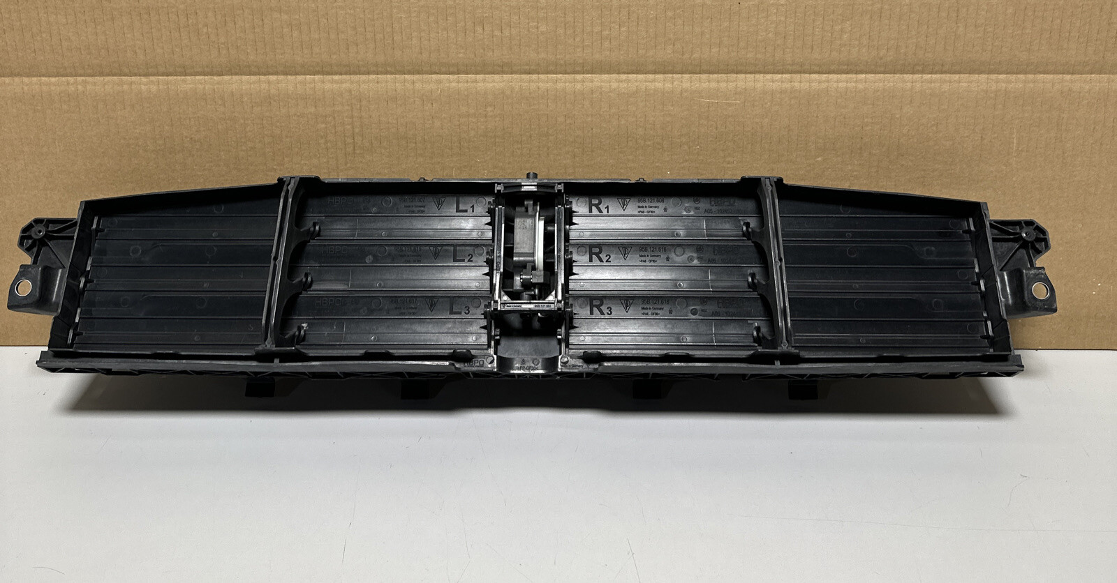 Porsche Macan 95B Bumper Grille Front with Motor 95B.121.607 … | eBay