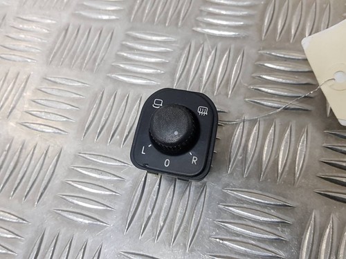 Bouton commande réglage rétroviseur rabattable - Volkswagen Golf plus ...