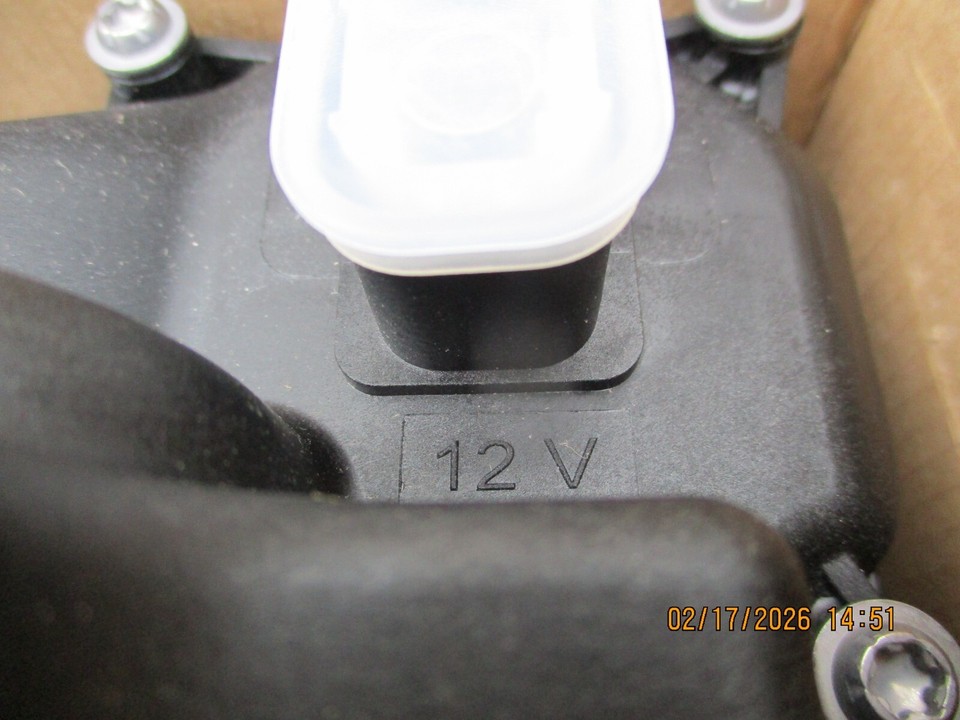 Genuine OEM Volvo Mack def pump 12 volts 24326552 | eBay
