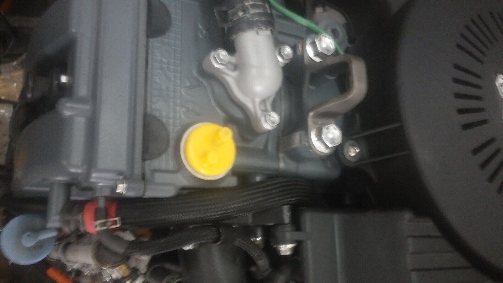 Suzuki 140 DF140 Johnson 140 hp outboard motor Powerhead complete 1y ...