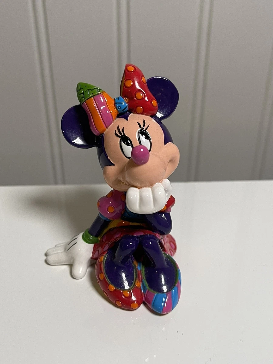 Minnie Mouse Thinking