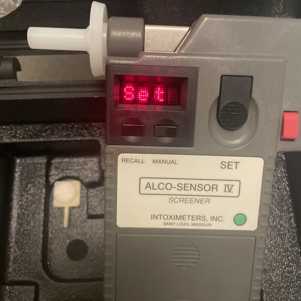 Intoximeters Alco-Sensor IV Breathalyzer w/ Case /Mouthpieces | eBay