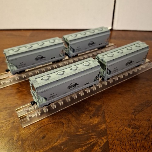 Missouri Pacific 2-Bay Covered Hopper s Micro Trains N SCALE MP UP MTL ...