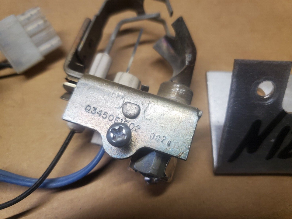 HONEYWELL Q3450E1602 PILOT IGNITOR ASSEMBLY Q3400A1008 Carrier Bryant ...