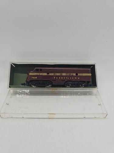 N Scale Rapido - EMD F7 Pennsylvania Diesel Locomotive Engine 7325 Lima ...