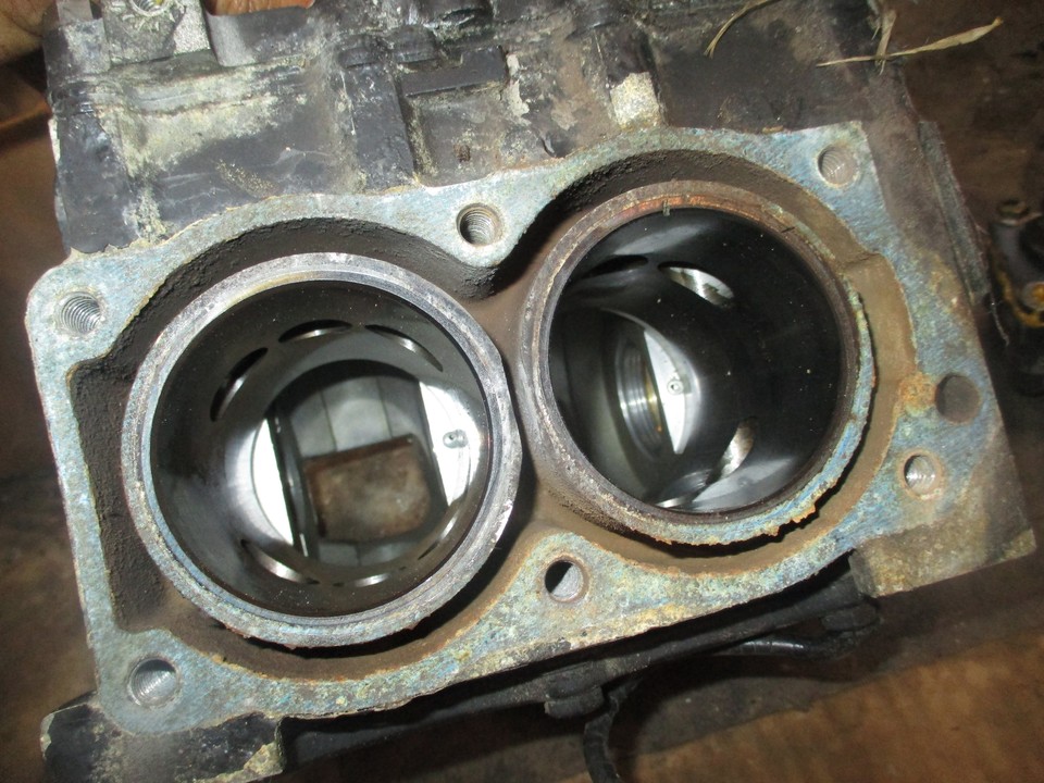 Johnson 15hp outboard crankcase block (396010) | eBay