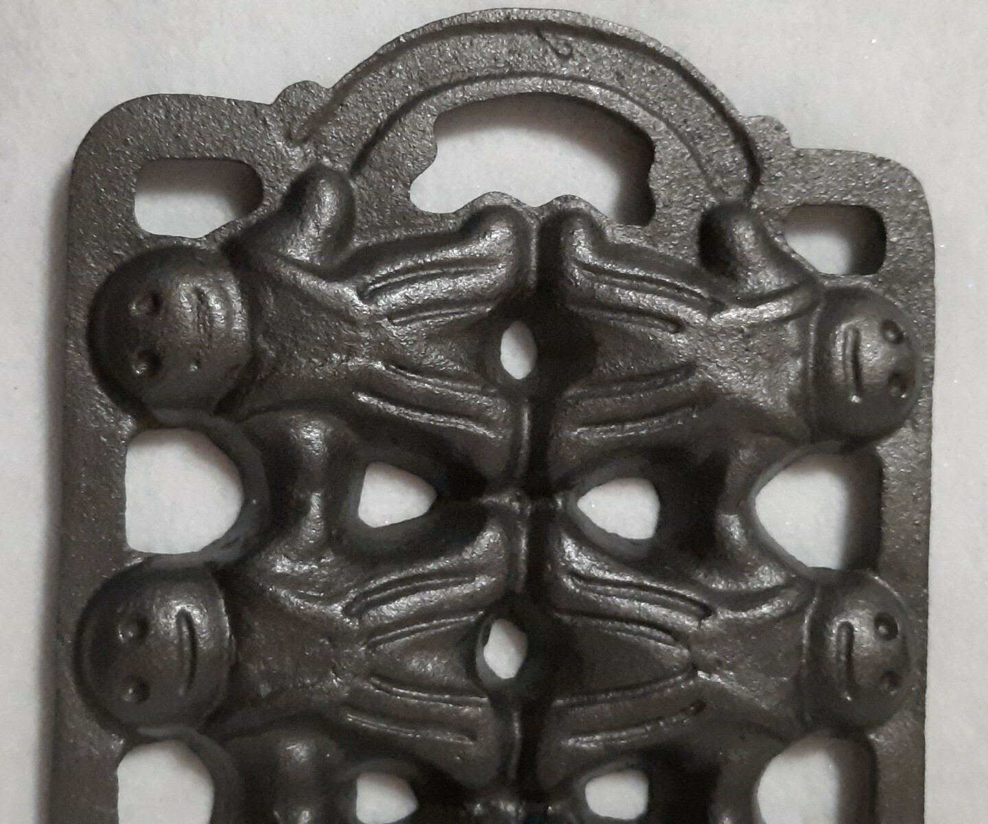 Vintage Cast Iron Mold, Gingerbread Men, Corn Bread Muffin Baking Pan ...