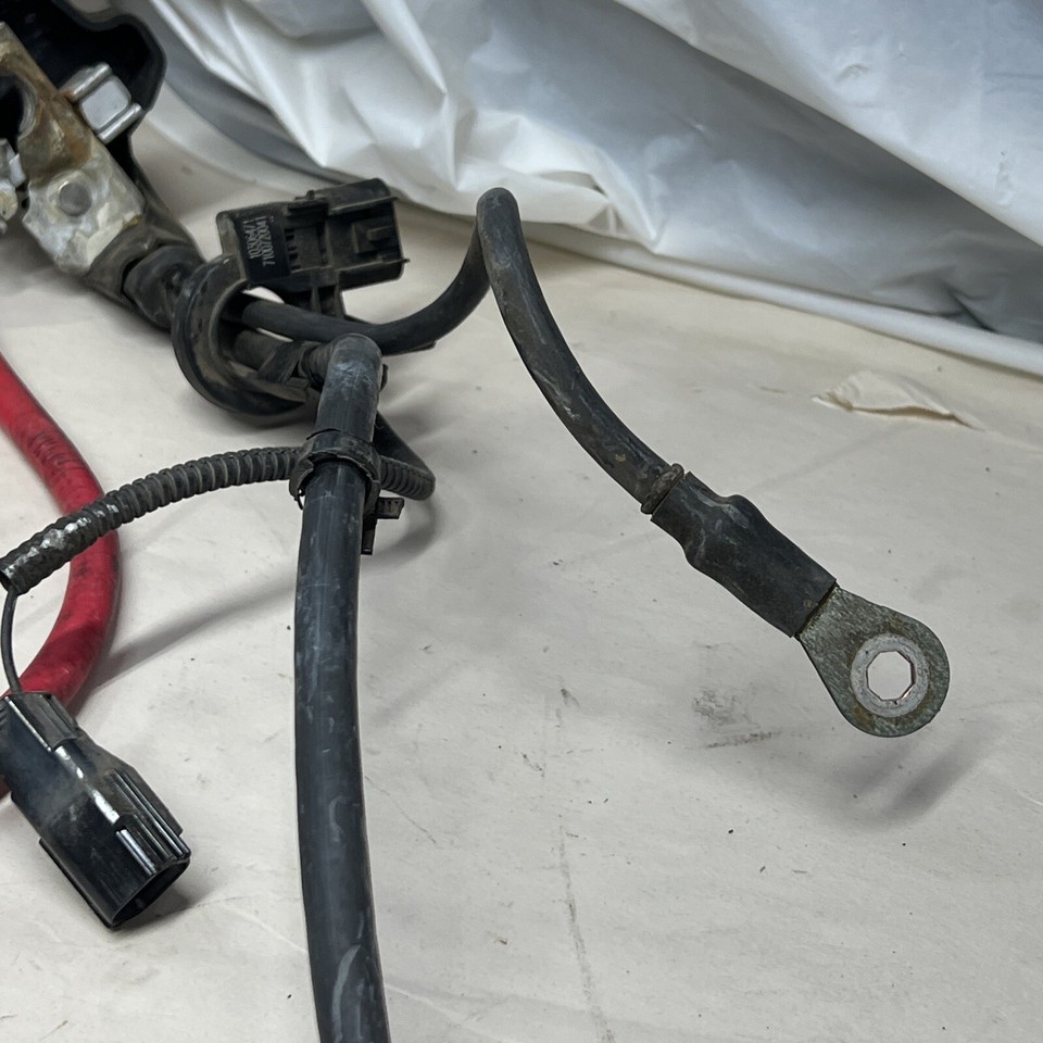 2010 Chevrolet Equinox 2.4L positive / negative Battery Cables harness ...