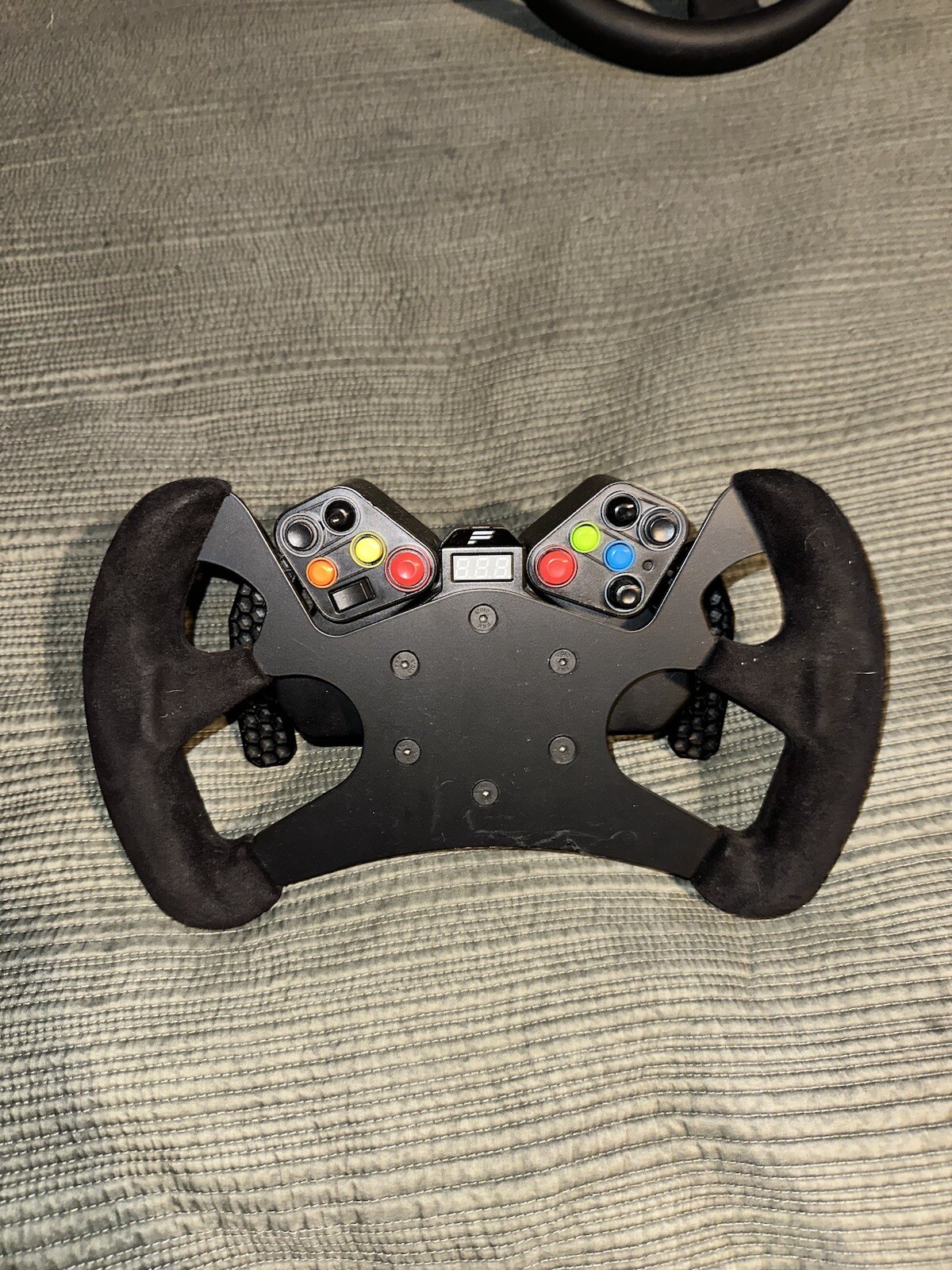 Fanatec CSL universal V2 With Custom F1 Style Rim - Harmonia