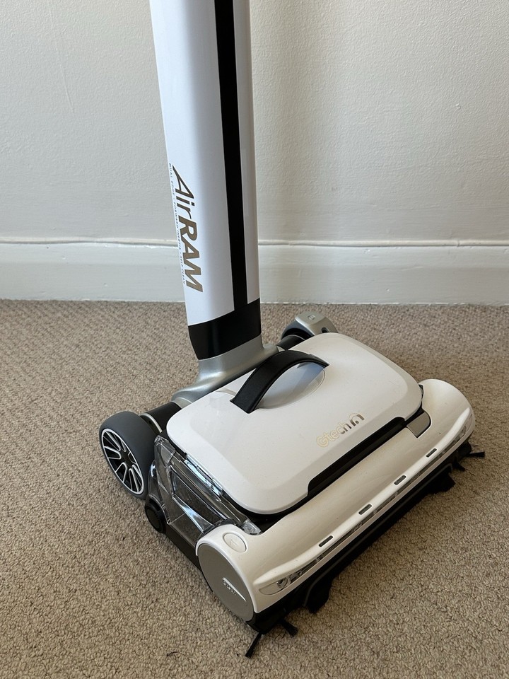 Gtech AirRAM 3 Dual Edge Upright Cordless Vacuum Cleaner 20V AR51 ...