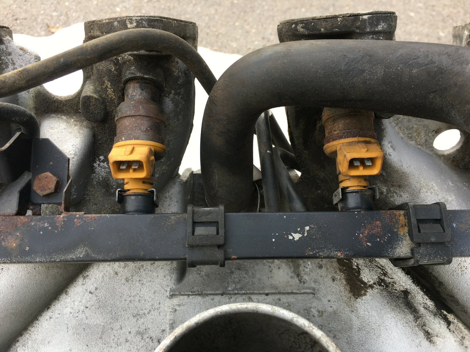 BMW M30B30 E32 E34 138kw OEM Intake Manifold, Injectors with rail ...