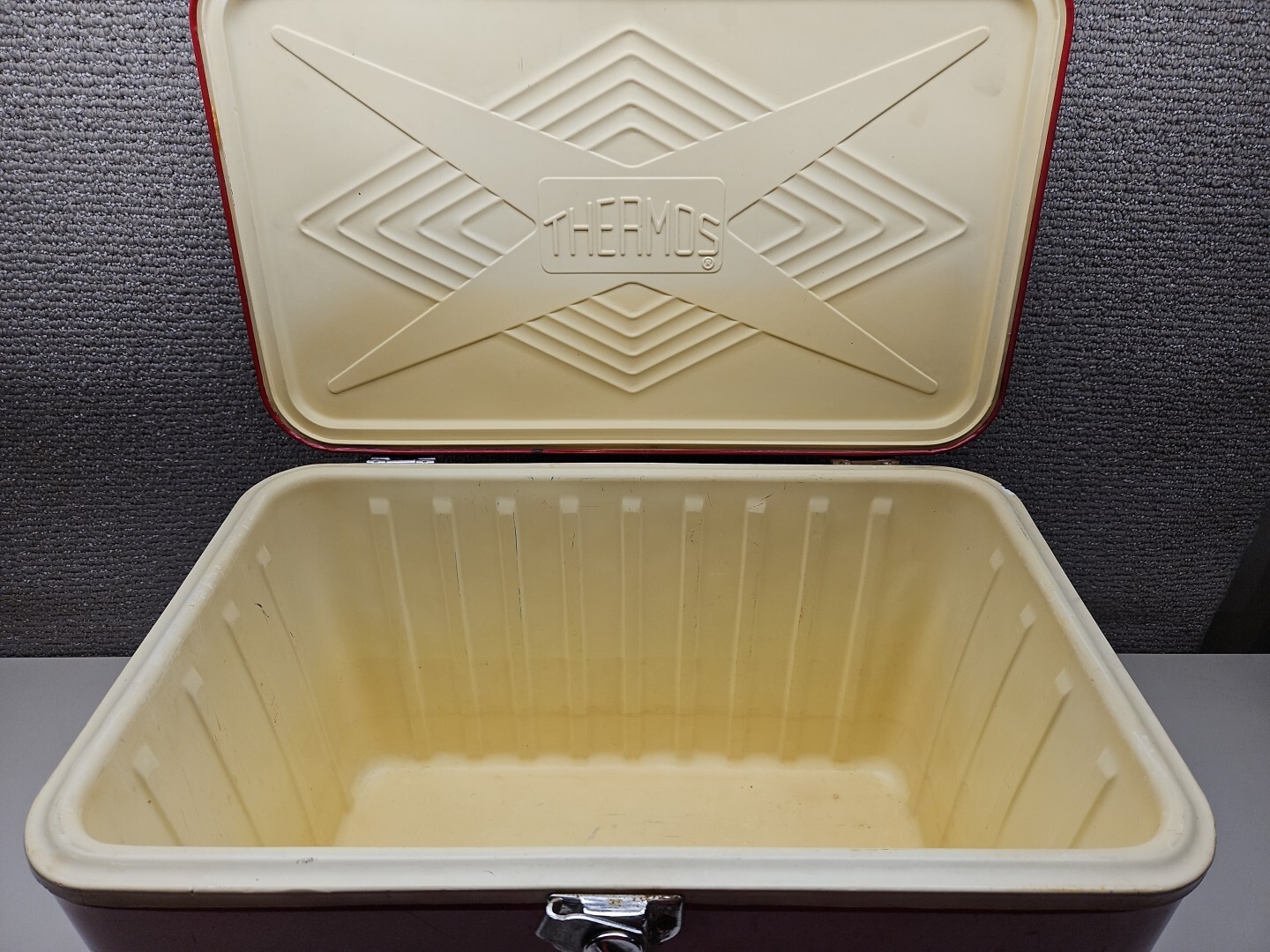 VINTAGE Thermos Cooler Picnic Ice Chest Deluxe Model Red 20 x 13 x 13 ...