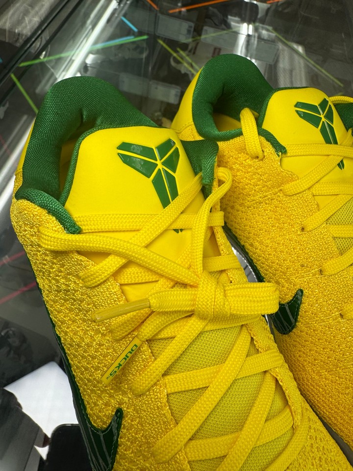 Kobe 11 Low Pe Oregon Size 12.5 DS PROMO Yellow Green Ducks Basketball ...