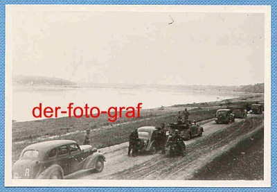 Foto, durch Litauen nach Rußland, Fahrzeug-Kolonne am Njemen, um 1941 ...