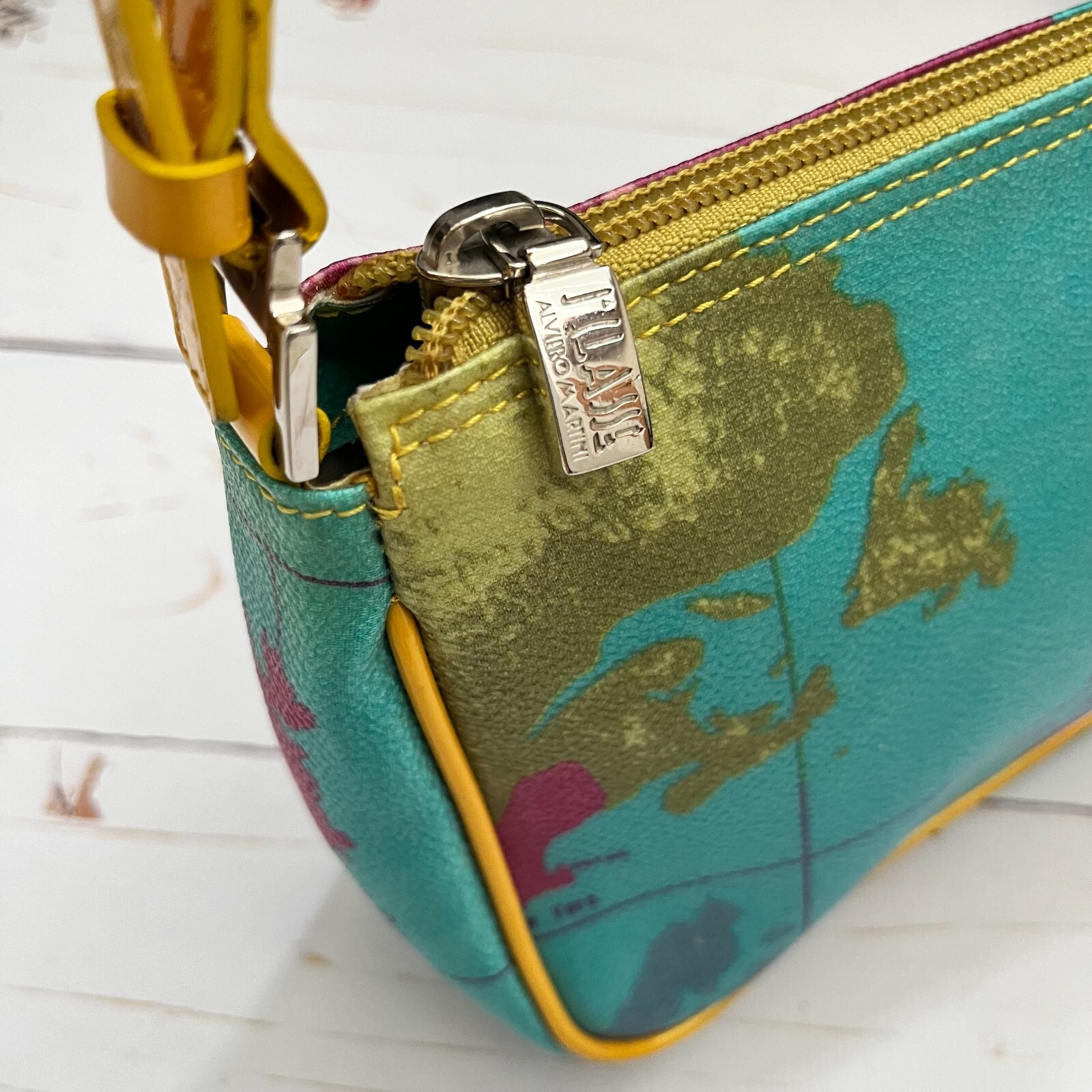 Alviero Martini 1a Classe World Map First Class Bag – S Women’s Multicoloured Preloved – FLUF