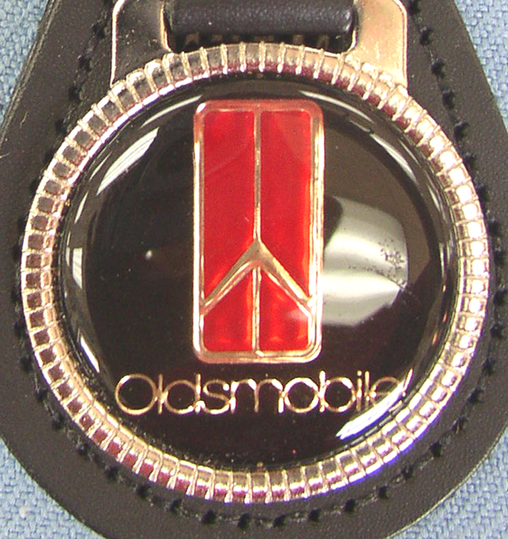 OLDSMOBILE #3225 Leather Chrome Key Ring Olds Red Rocket Key Fob 1948 ...