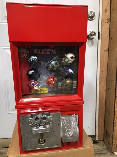 Vintage NFL Football Helmet Vending Machine with 32 Helmets in Capsules ...